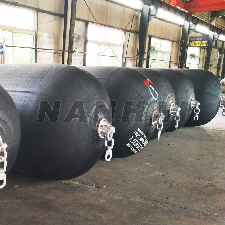 Floating Fender - pneumatic fenders_yokohama fender_vessel fender ...