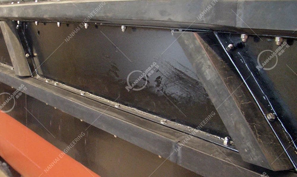 D-Type Fenders vs. Square Fenders - pneumatic fenders_yokohama fender ...