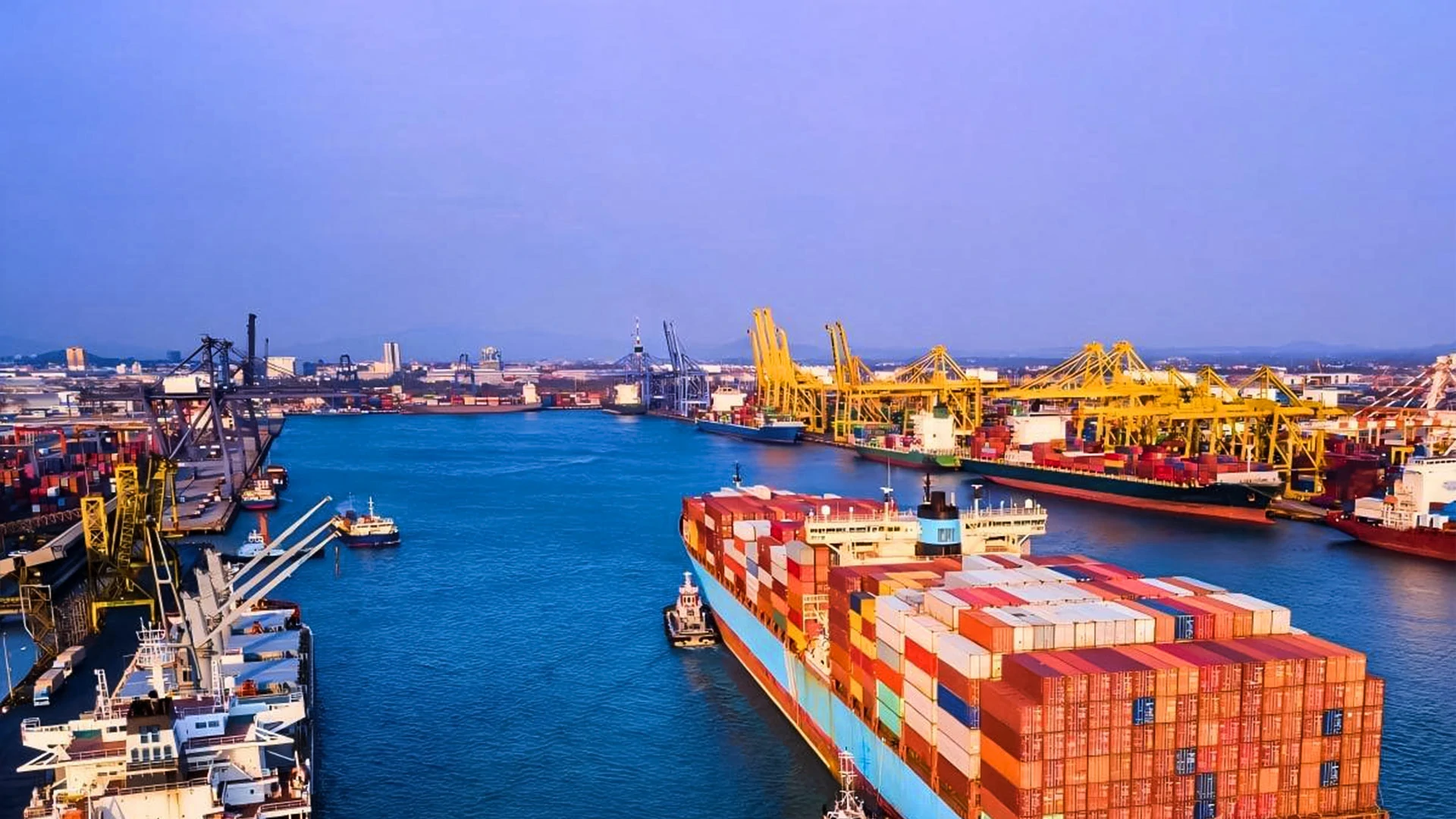 Understanding the Importance of Ship Fenders - pneumatic fenders ...
