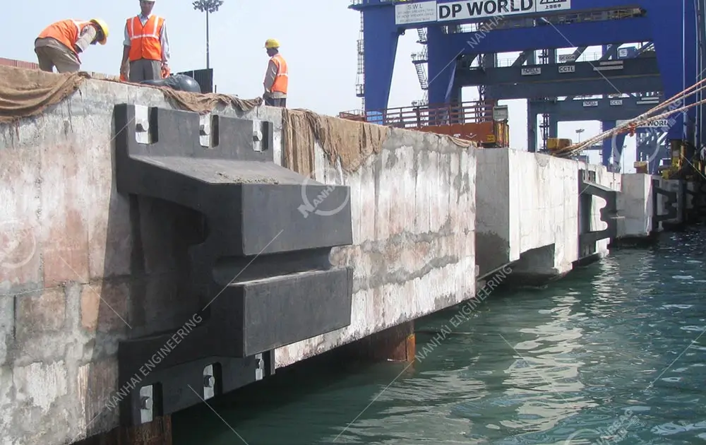 What is fender in Harbour? - pneumatic fenders_yokohama fender_vessel ...