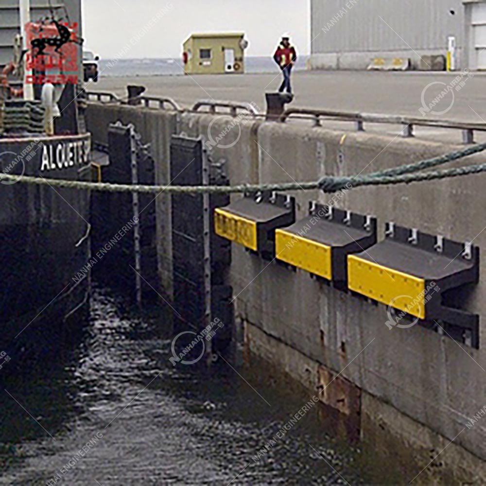 How UHMW-PE Faced Fender Panels Reduce Vessel Damage？ - pneumatic ...